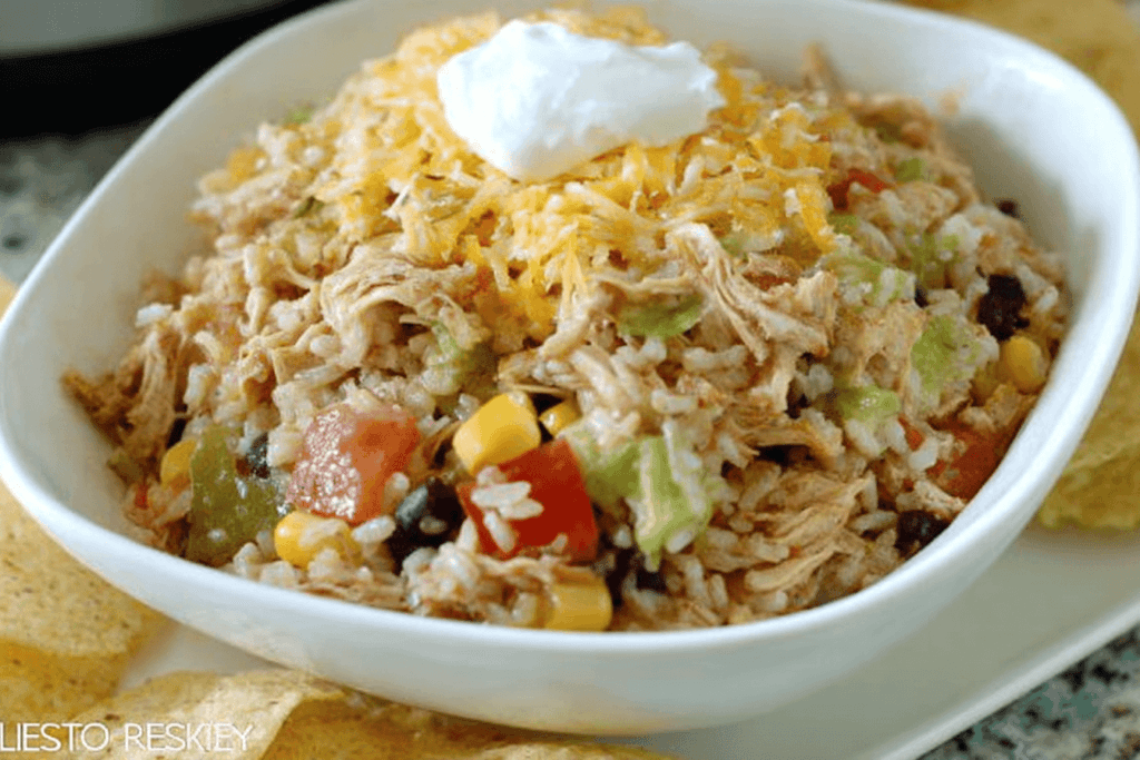 Instant Pot Shredded Chicken Burrito Bowls Recipe - delicedcook.com