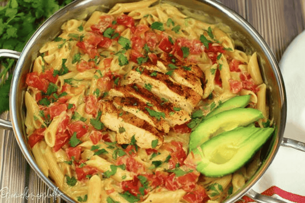 Creamy Chicken Taco Alfredo Pasta Recipe - delicedcook.com